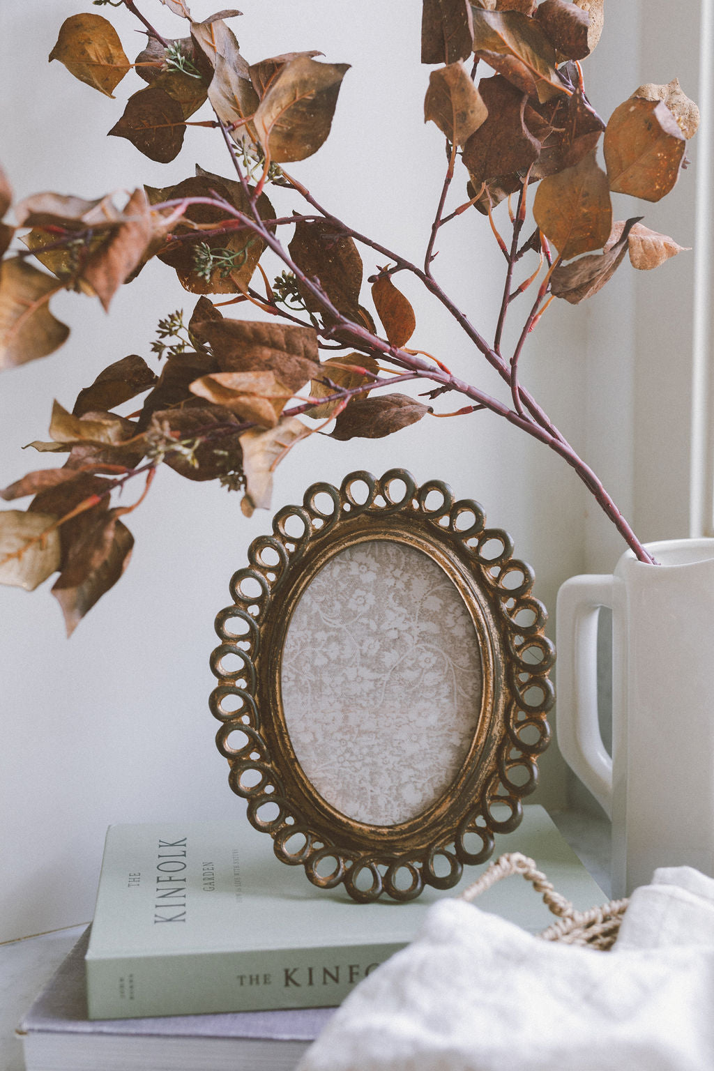 Scalloped Oval Photo Frame – Petal Lane Home